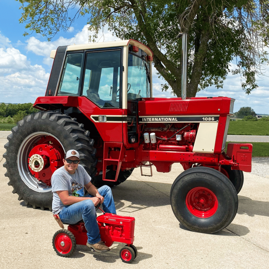 What mattered most: Sam's IH 1086 - Tractor Zoom
