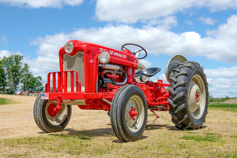 Ford 861: The claws are comin' out... - Tractor Zoom