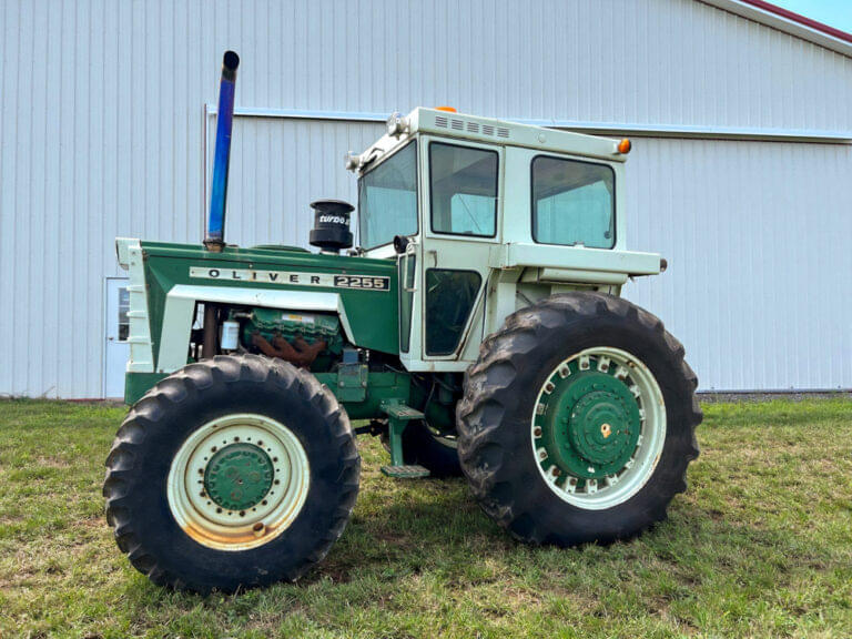 Oliver 2255: The end of an era. - Tractor Zoom