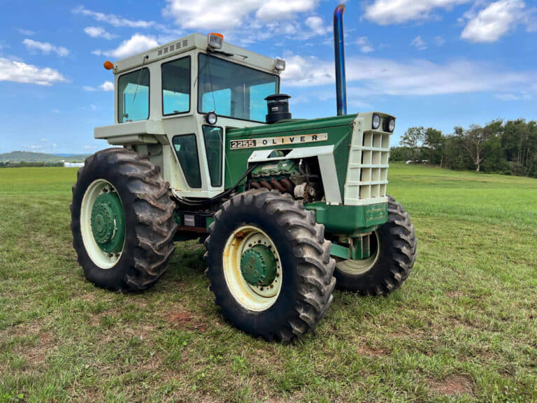 Oliver 2255: The end of an era. - Tractor Zoom