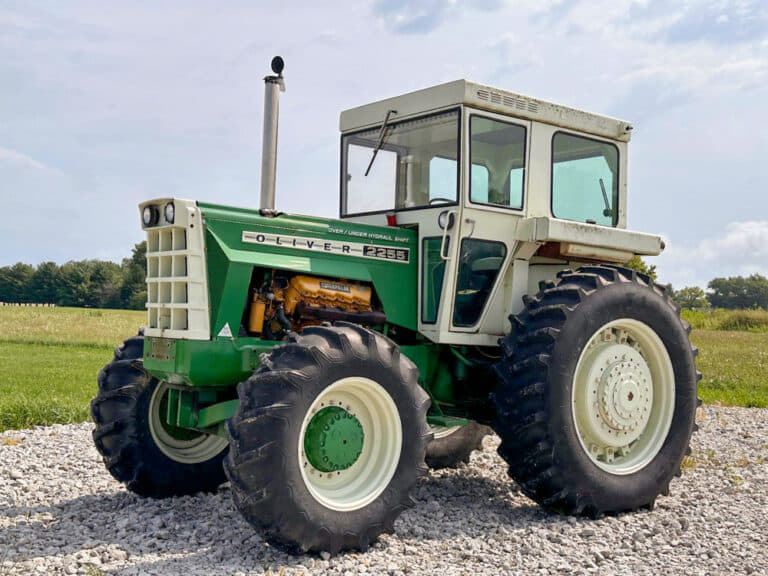 Oliver 2255: The end of an era. - Tractor Zoom