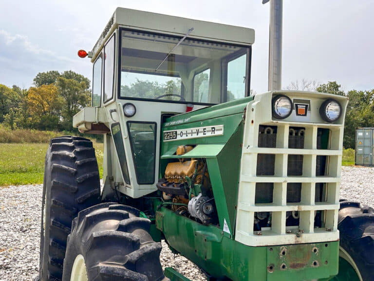Oliver 2255: The end of an era. - Tractor Zoom