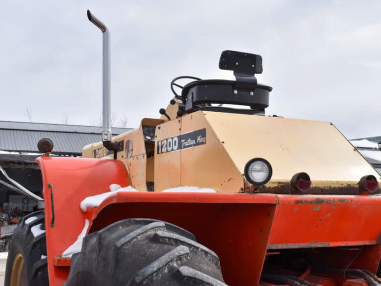Case 1200: The Traction King - Tractor Zoom